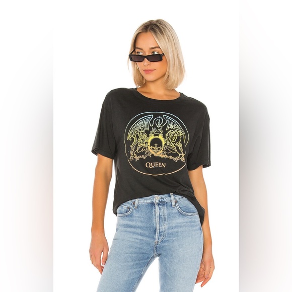 Daydreamer | Tops | Daydreamer Queen Tee M | Poshmark